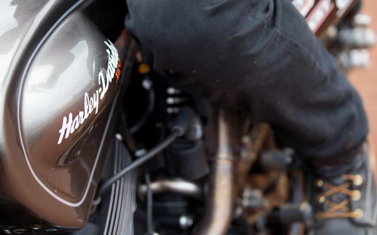How To Start A Motorcycle: Electric or Kick-Start - Pack Up and Ride